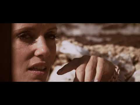 Justine Mattera - Backstage Set