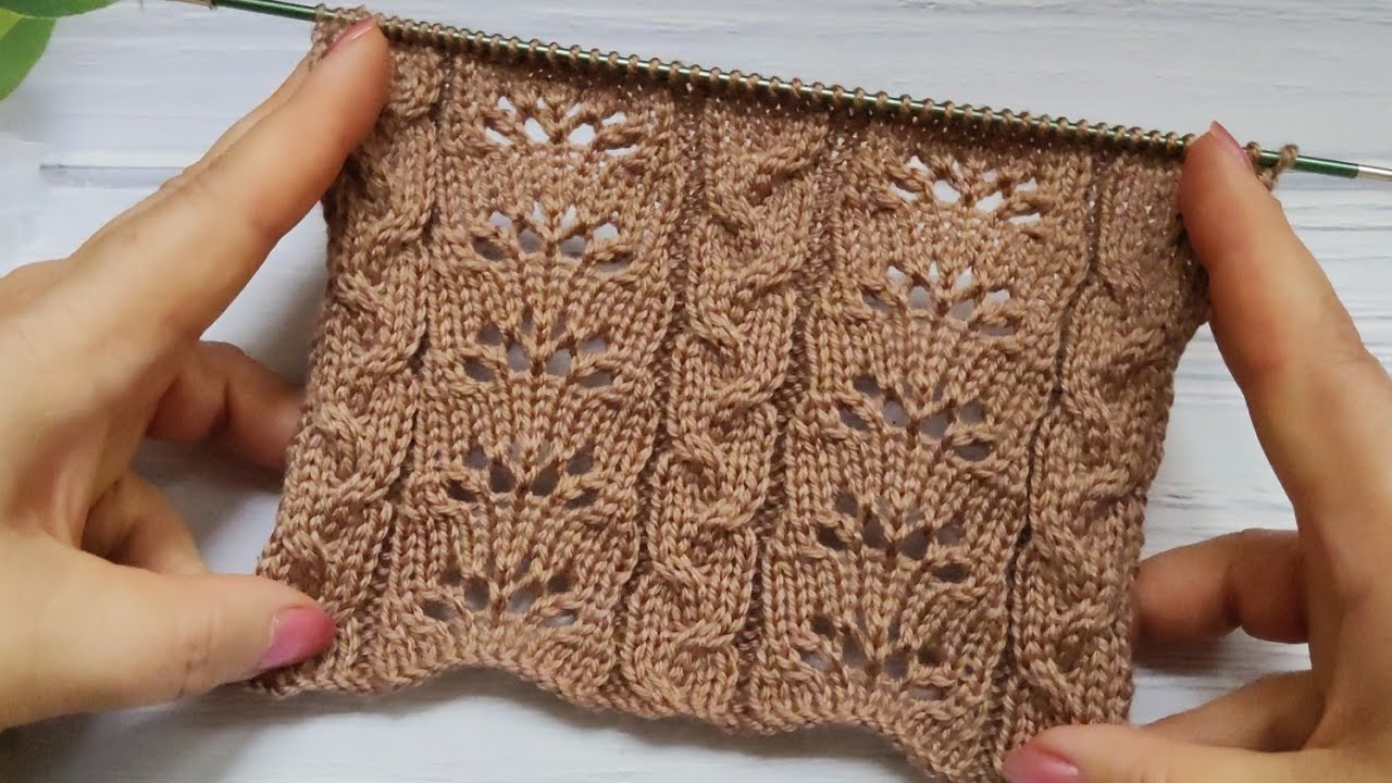 Lace Cable Knit Stitch | Ajour-Zopfmuster stricken | Punto Trecce ...
