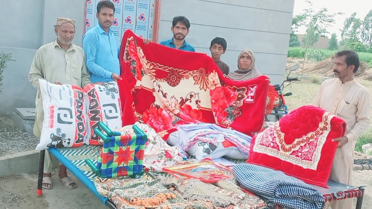 Shaadi dahej ki special shopping dekhen is video mein - YouTube