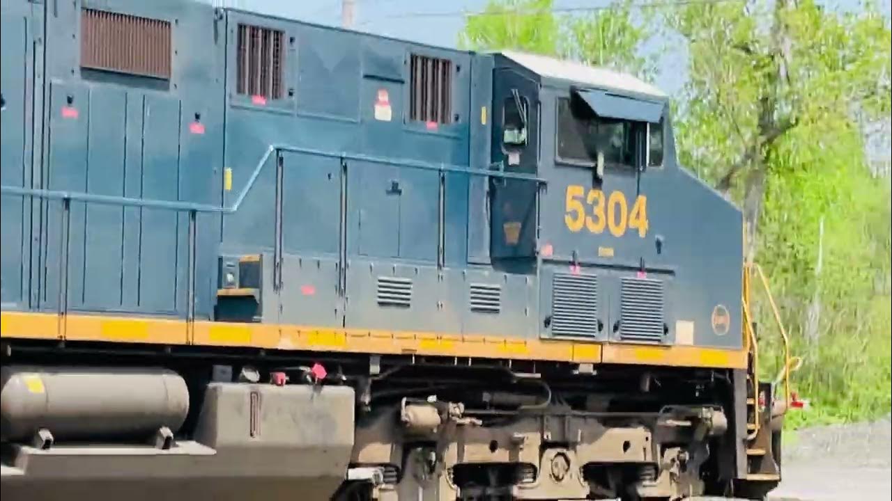 CSX 5304 leads a eastbound mixd freight through kirkville - YouTube