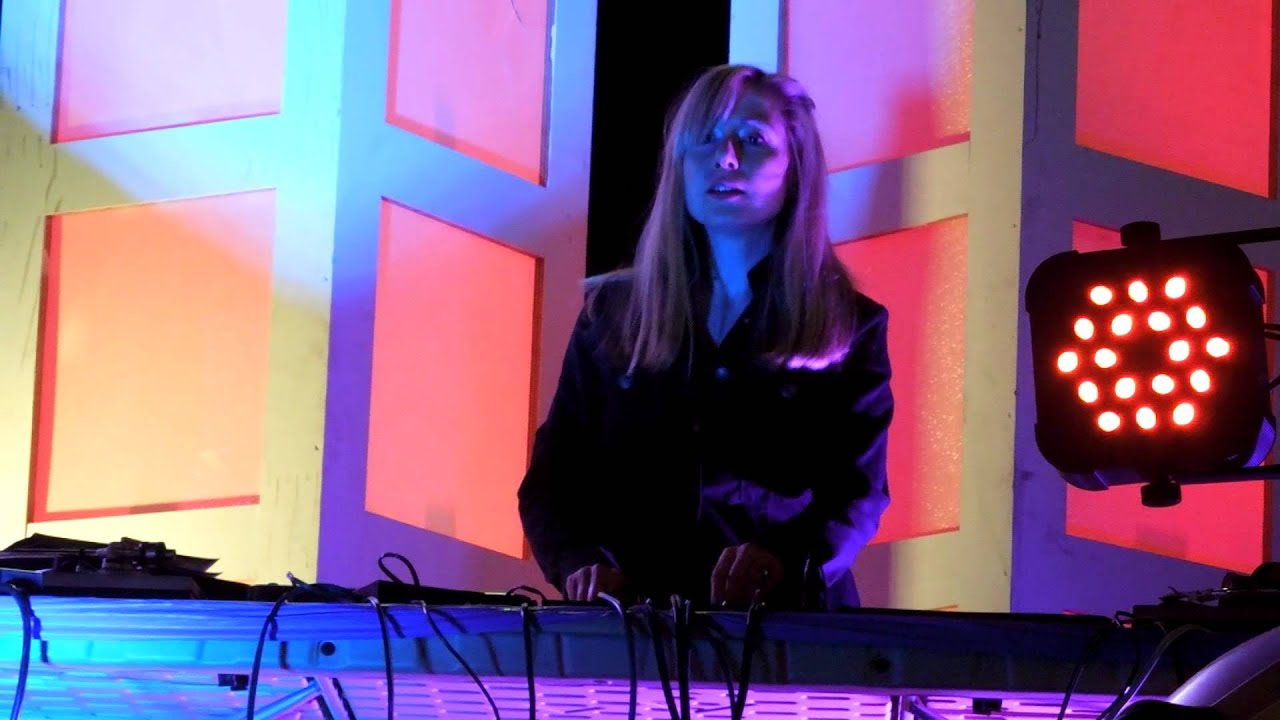 San Diego Mardi Gras, 2-21-12, DJ Collette part 3 - YouTube