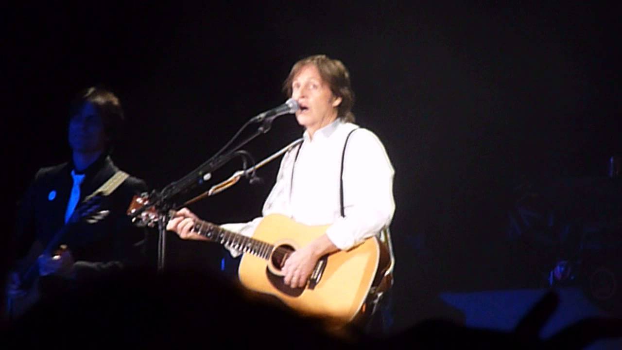 2012 11 14 And I Love Her Paul McCartney Houston - YouTube