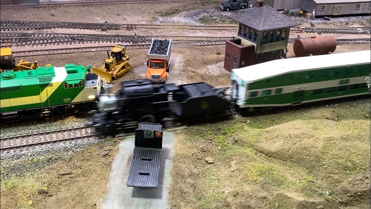 Railfanning QUICKES: HO scale Mixed up Model Train 😱 - YouTube