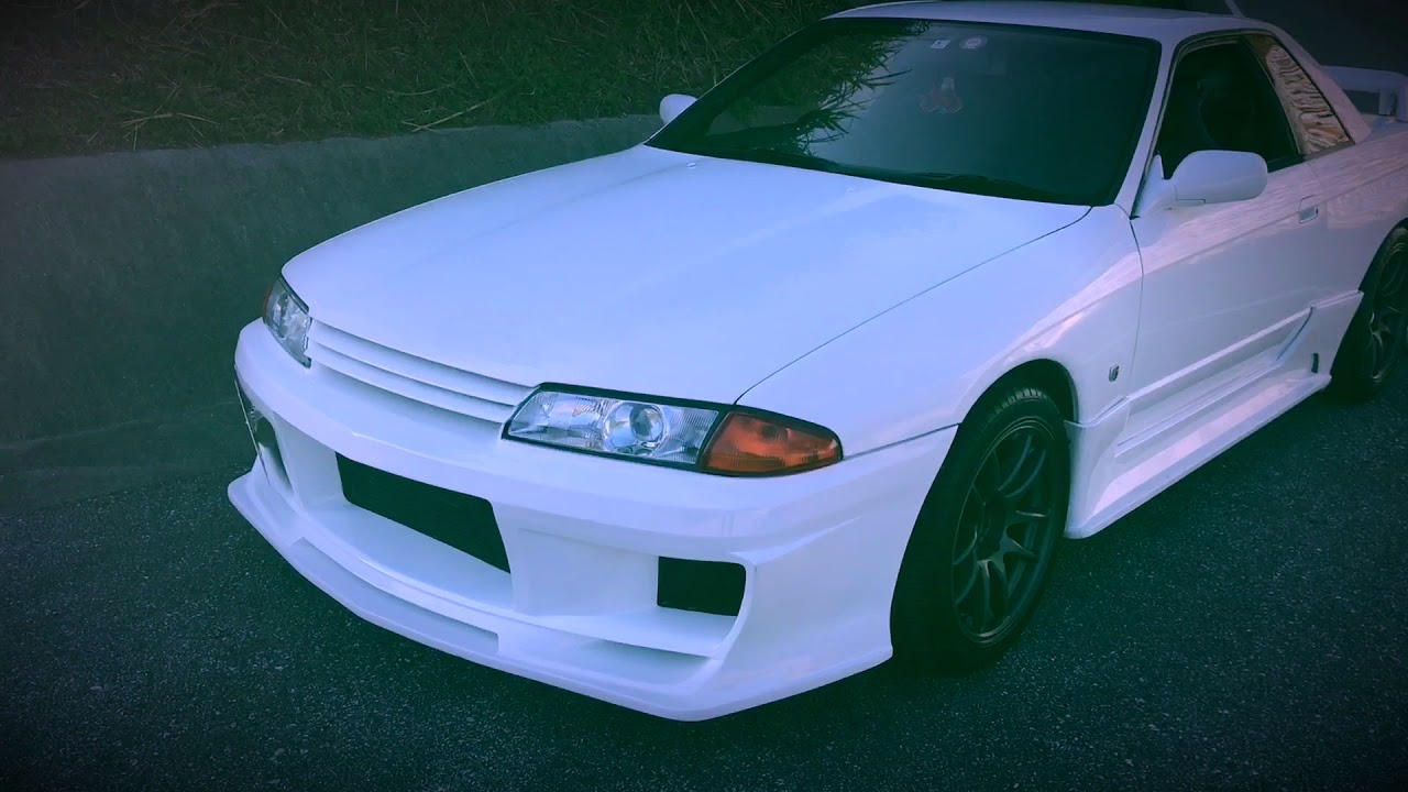 Is the R32 sexy with do-luck aero kit? - YouTube