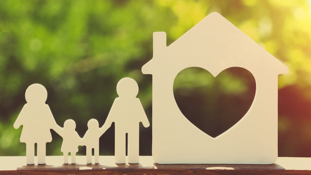 Houston Tenemos Problemas I Julie Arias - YouTube