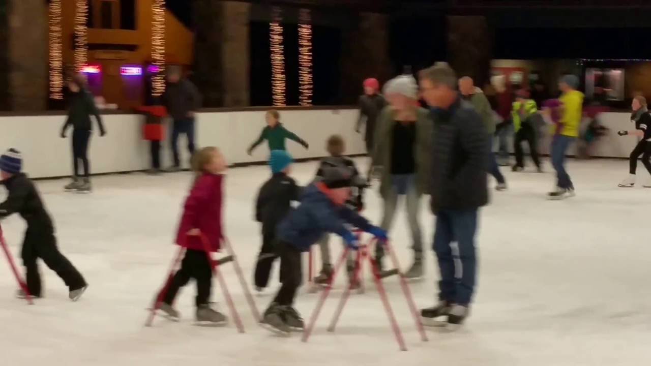 Ice Skating at the Sunriver Village - YouTube