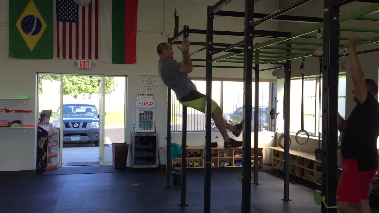 30 clapping pull-ups in under 1 minute - YouTube