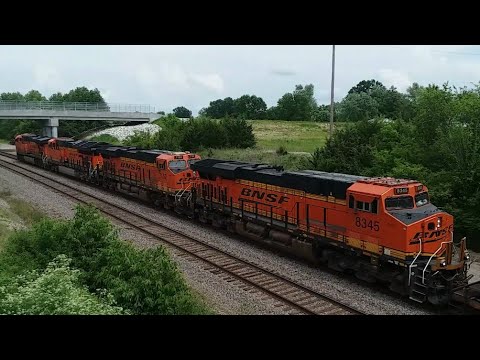 BNSF 6173, 3700, 7152, 8345, EB in La Plata, Missouri - YouTube
