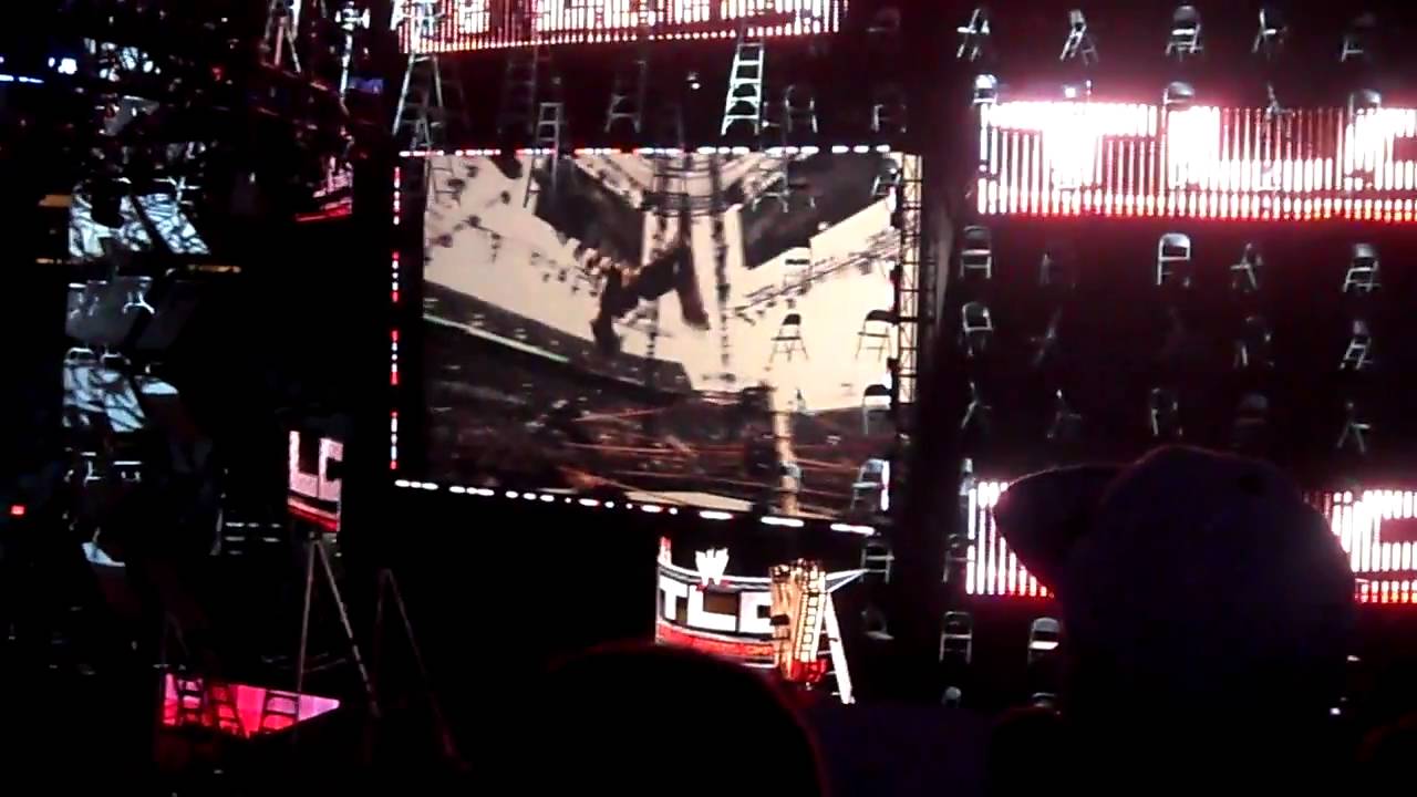 WWE TLC 2010 Live Pyro!!!!! ( HAPPY NEW YEAR!!!!!) - YouTube