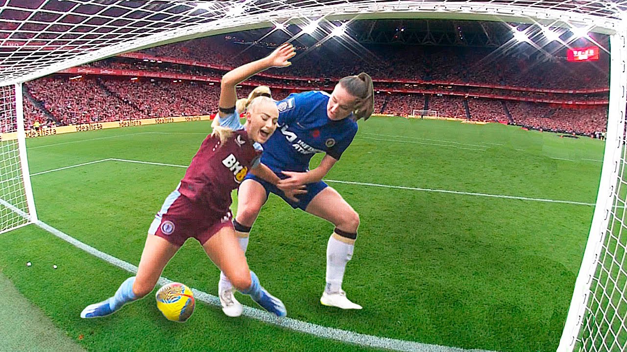 Unfortunate Goals in Women Football - YouTube