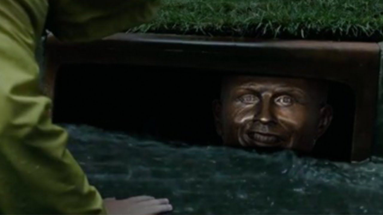 Cristiano Ronaldo Statue Is Scary - YouTube