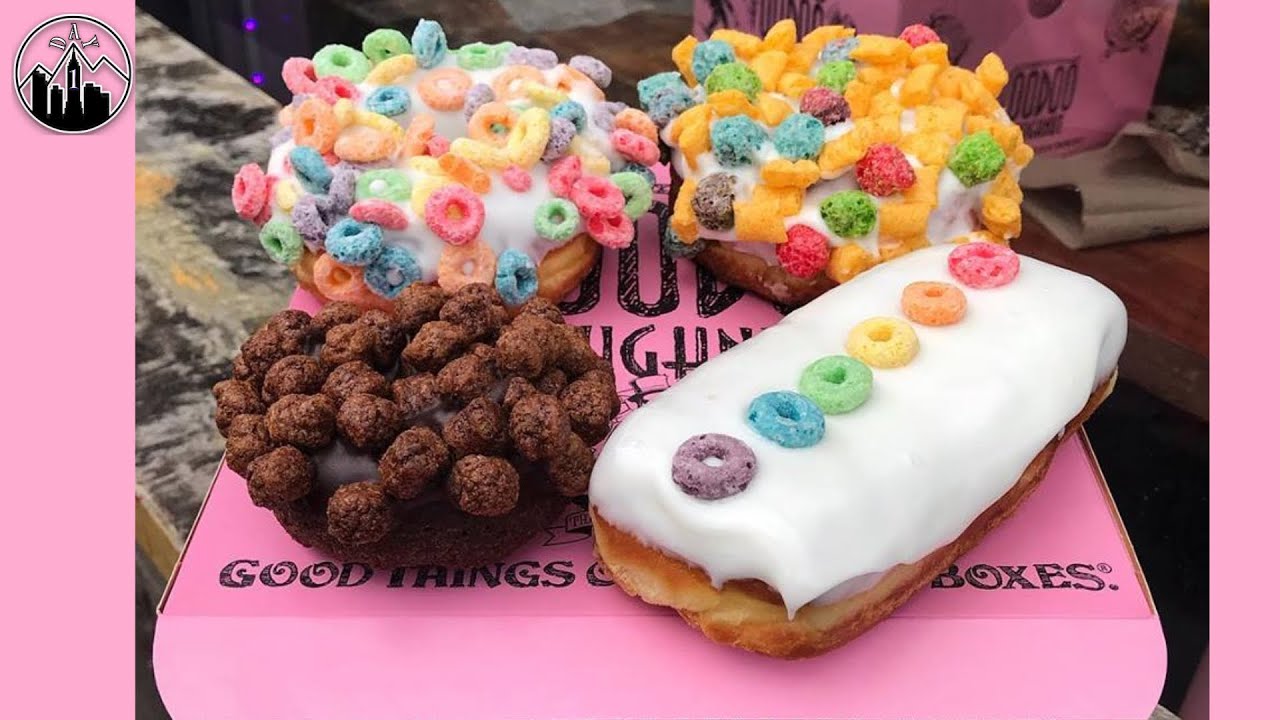 Trying Voodoo Donuts at Universal Studios City Walk Orlando Florida ...