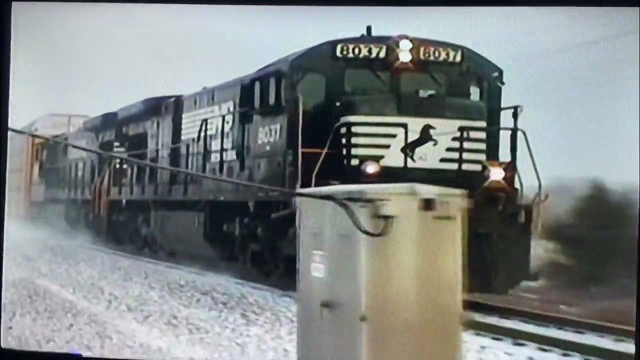 NS 8037 (dash 7) leads NS 112 near High hill MO, winter 1998 - YouTube