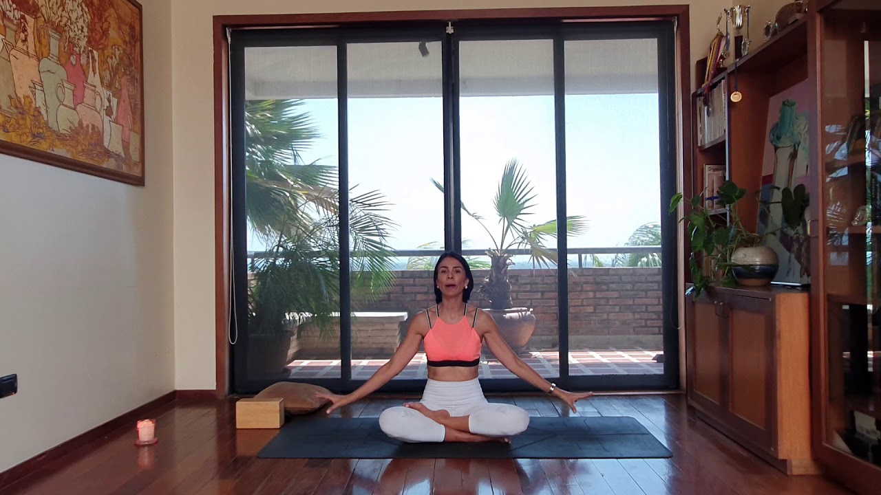 La Gloria del yoga. Clase básica principiantes. - YouTube