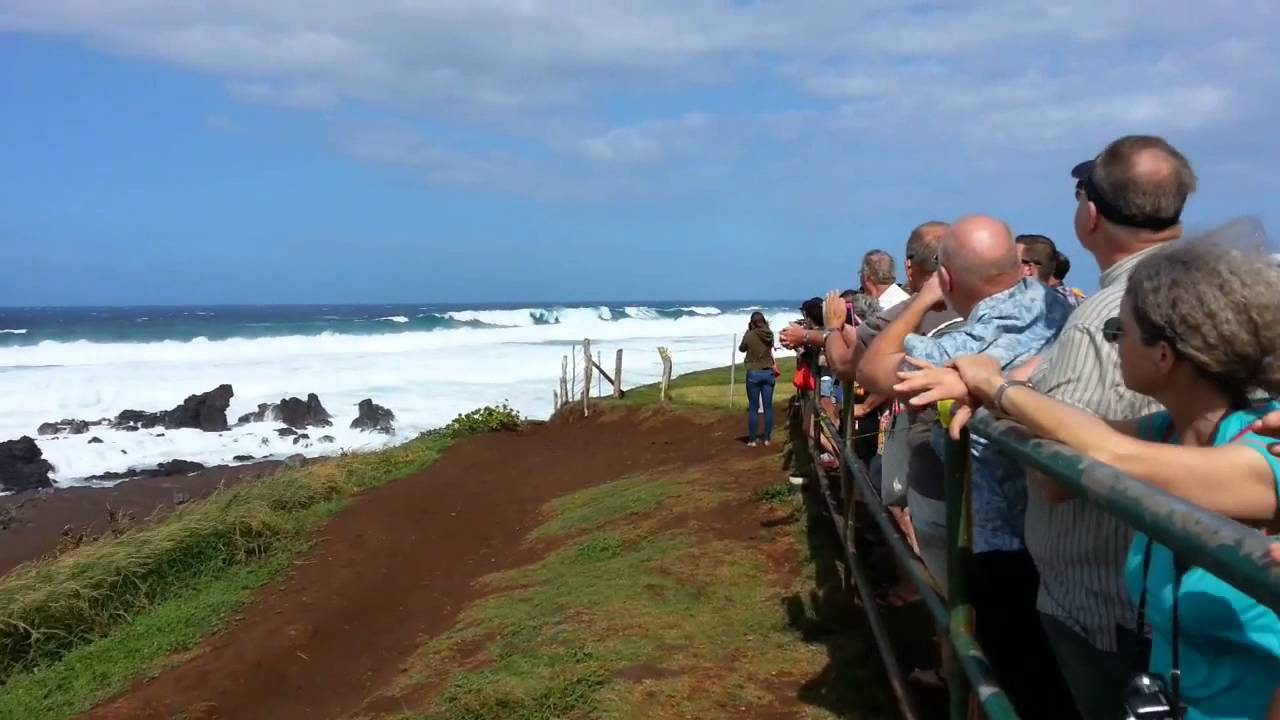 VLOG: Hawaii's Super Swell - huge waves! | The K Family Vlogs - YouTube
