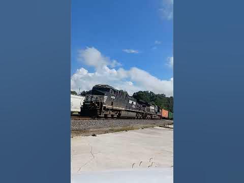 DUO Speedster "up mtn" & Crazy LOUD LONG BLAST Norfolk Southern #4209 led Massive NS #27a ...