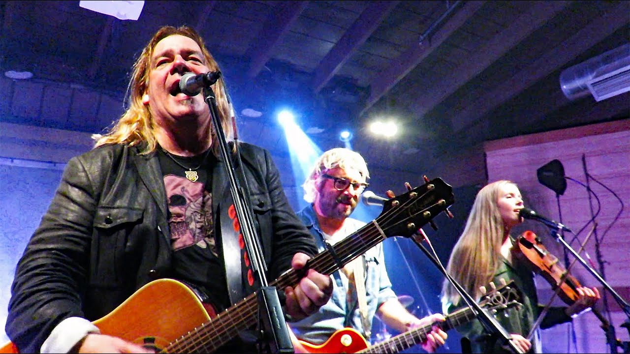 130 Reasons To Love Madison, Alan Doyle & The Beautiful Beautiful Band ...