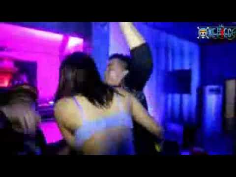 Cewek cantik sange berat saat di siram alkohol di club malam - YouTube
