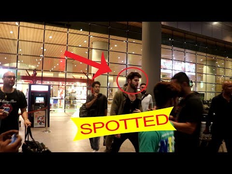 Nick Bateman Spotted at Airport
