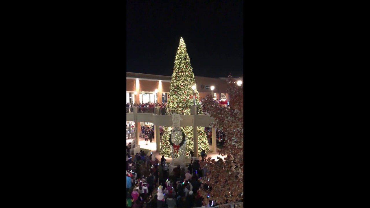 Short pump Christmas tree lighting - YouTube