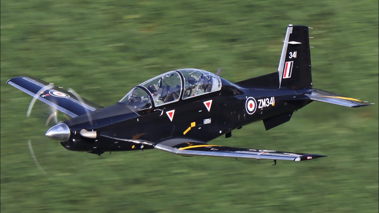 RAF TRAINERS IN THE MACH LOOP + RED ARROW (4K) - YouTube