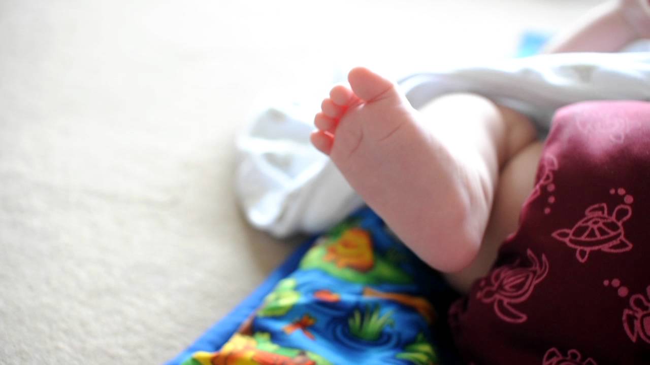 The talking foot - YouTube