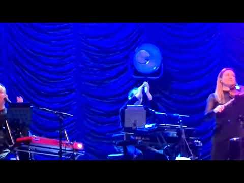 Divine  Comedy- Neopolitan Girl (Wolverhampton -17.10.25)