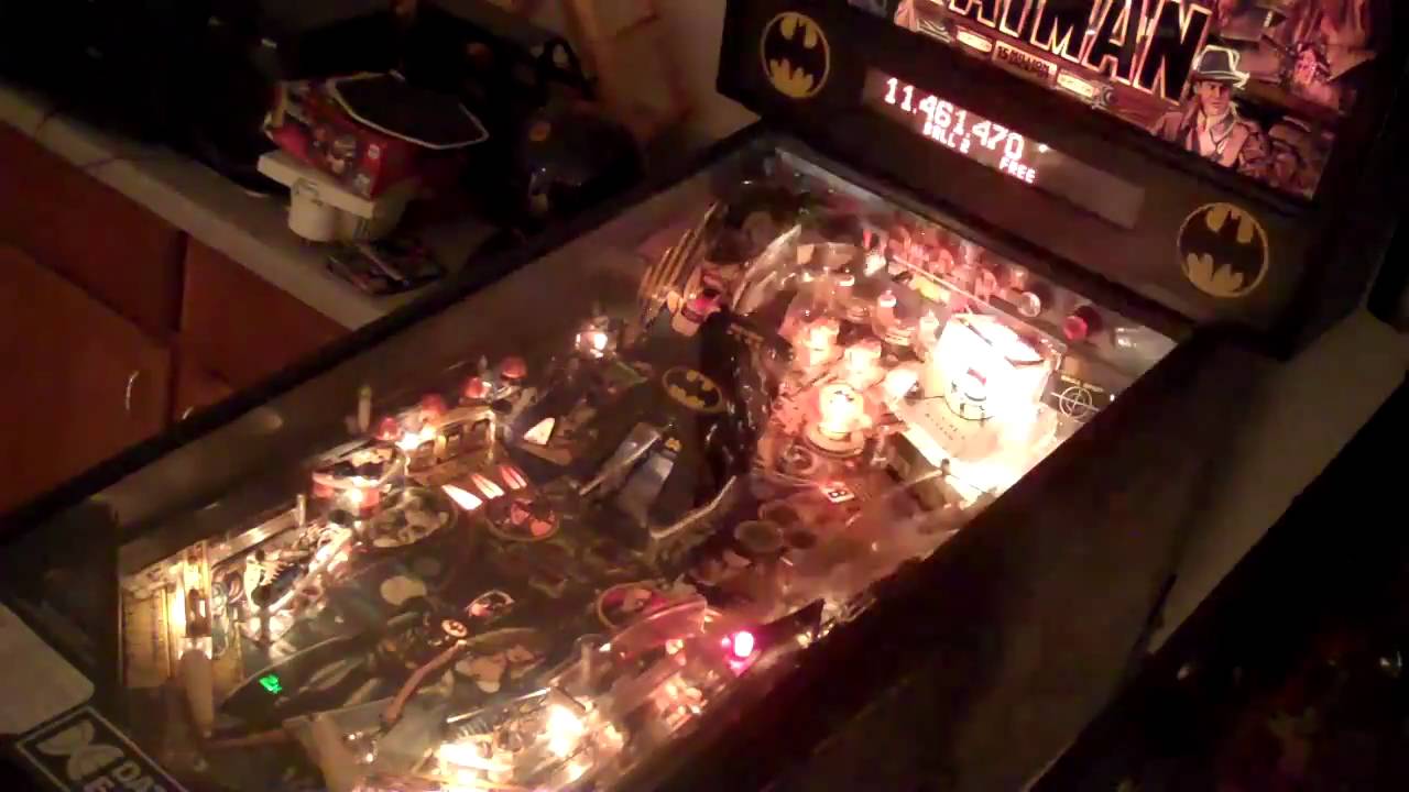 Data East Batman Pinball Machine - YouTube
