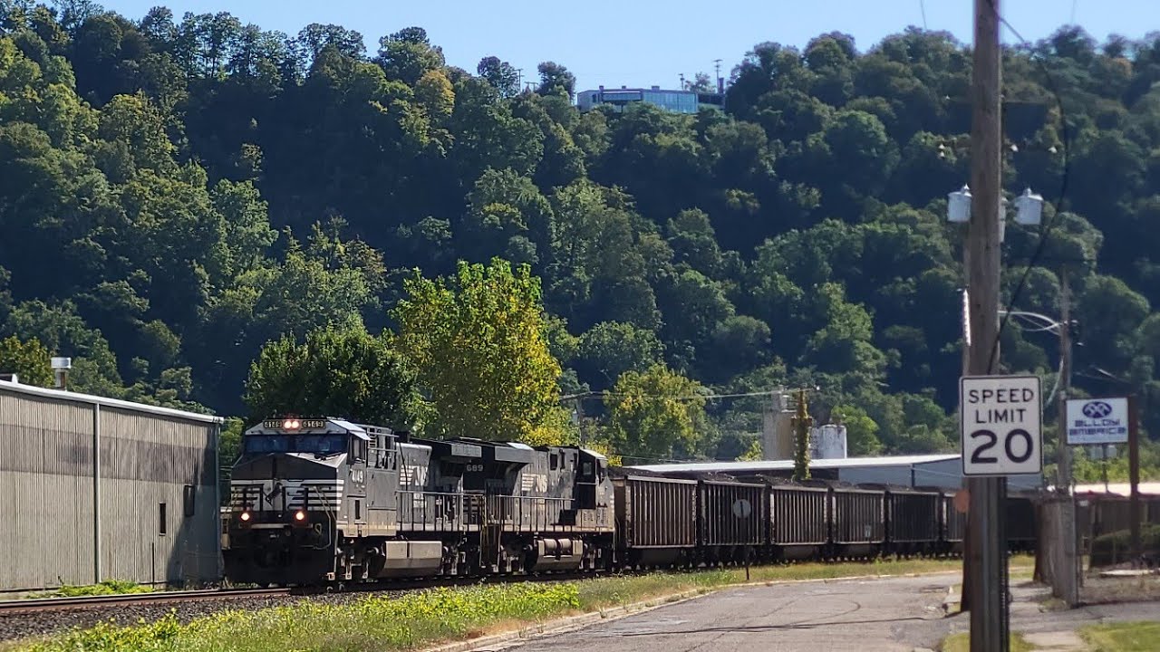 NS 4149 Leads 594 Through Springdale, PA w/ NS 1069 'VGN Heritage' & NS ...