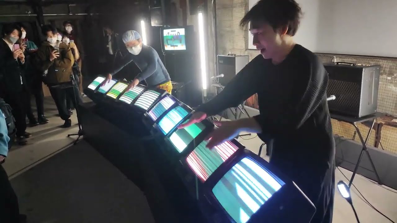 Electronicos Fantasticos !, un groupe japonais qui joue du ventilo et ...