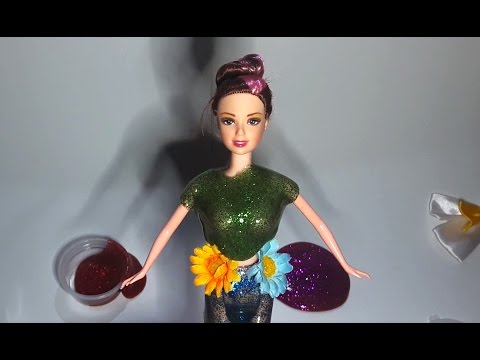 How to dress barbie with glitter slime. How to wash barbie in a colored ...
