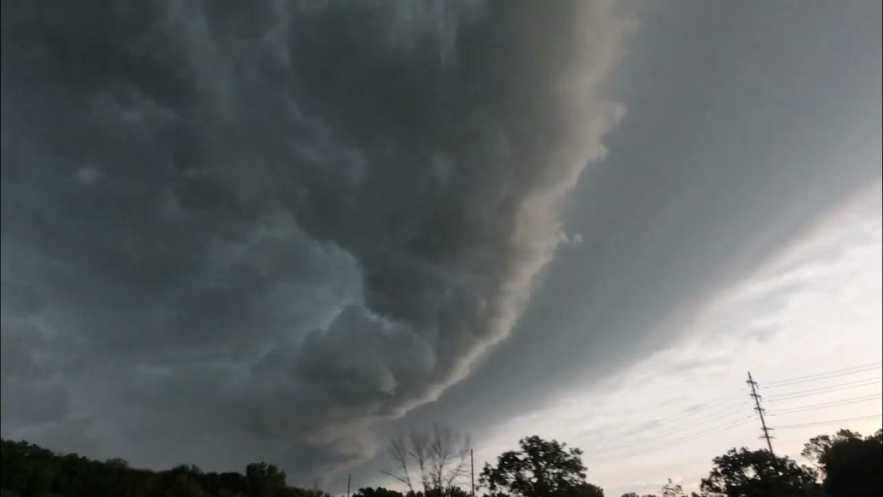 Eastern Iowa supercell, surfing the shelf clouds 7/2/2024 - YouTube