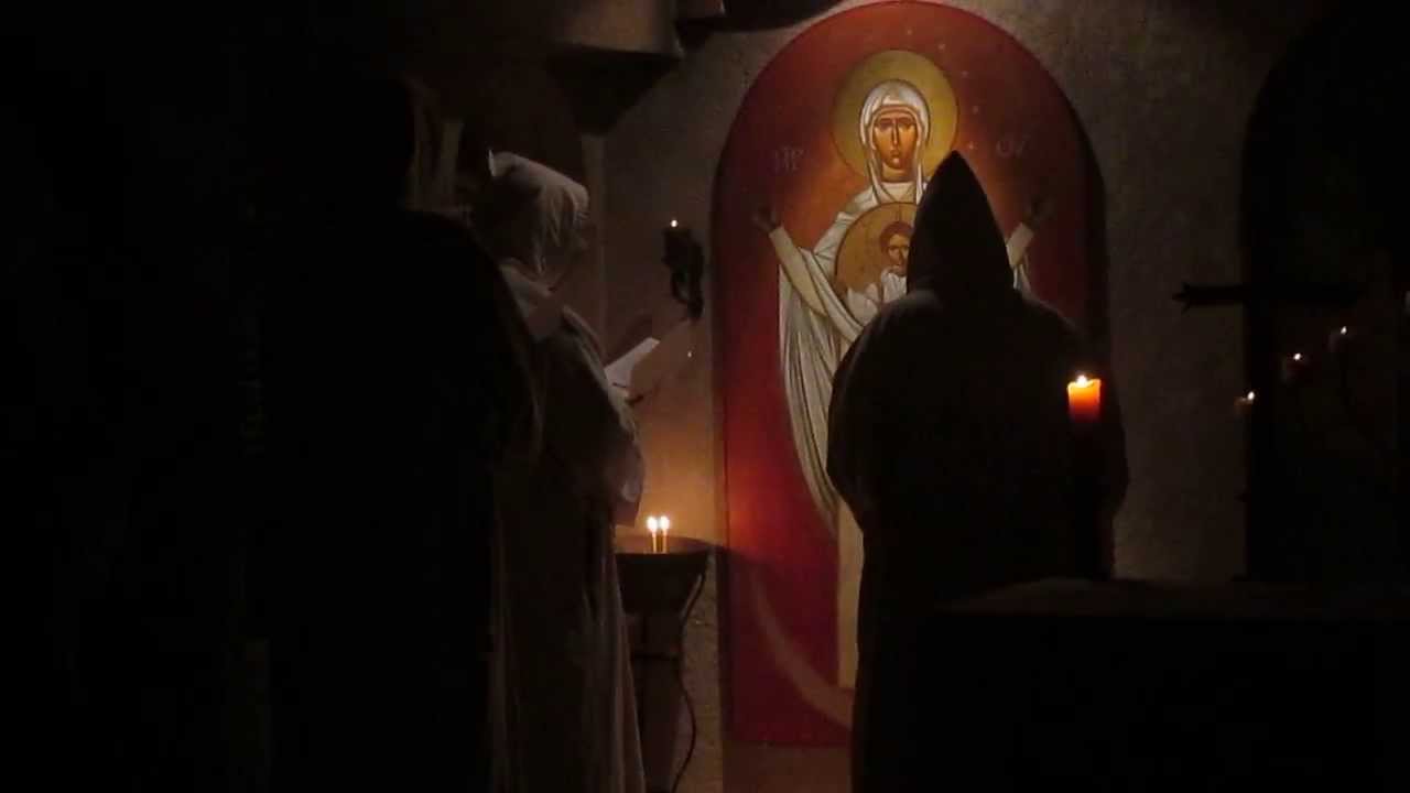 Monges de Cristo Orante (Argentina) cantam Regina Coelorum - YouTube