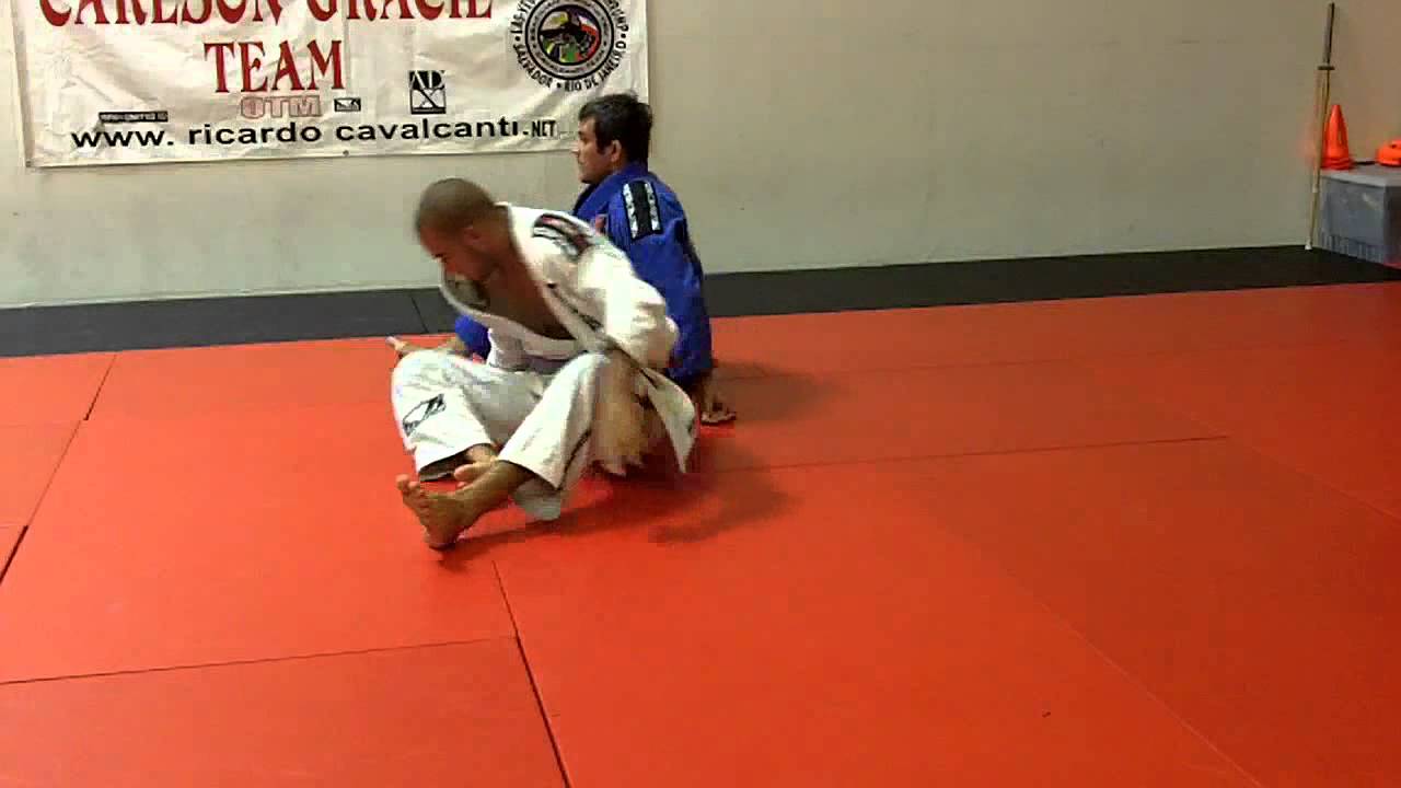 Jiu Jitsu Techniques - Elevator Sweep and Lapel Choke - YouTube