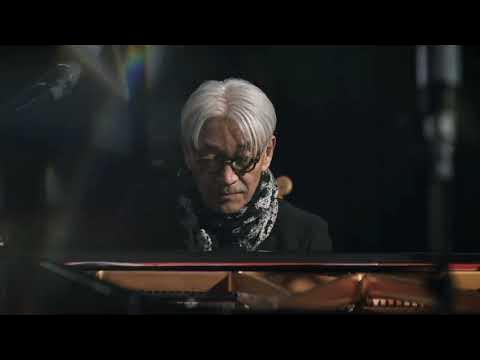 Ryuichi Sakamoto playing the piano for the isolated - Bibo No Aozora - YouTube
