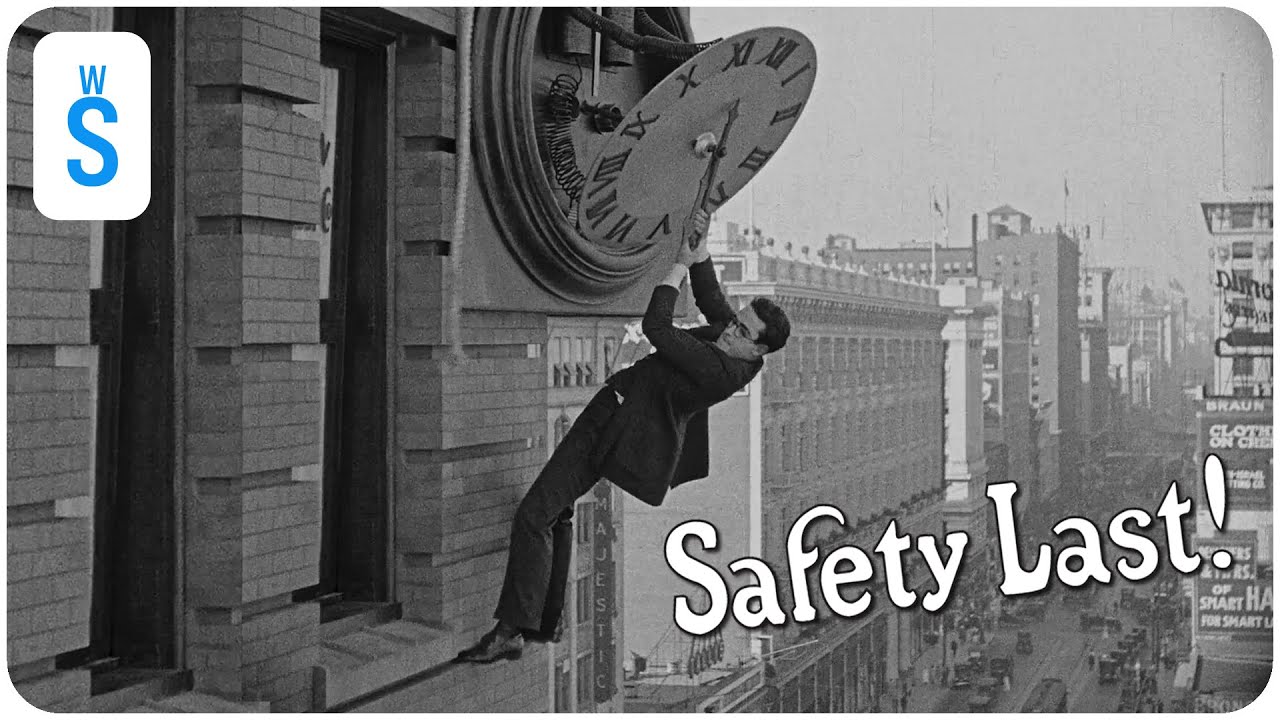 Safety Last (1923) | Scene: The Big Clock - YouTube