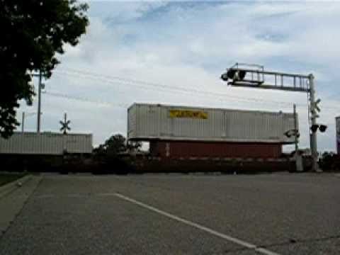 BNSF 4779 West (Z train) at Verndale, MN - YouTube