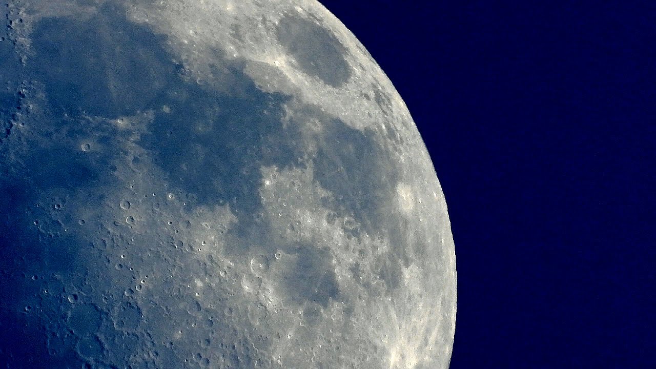 Nikon Coolpix P1000 - Moon During Day - YouTube