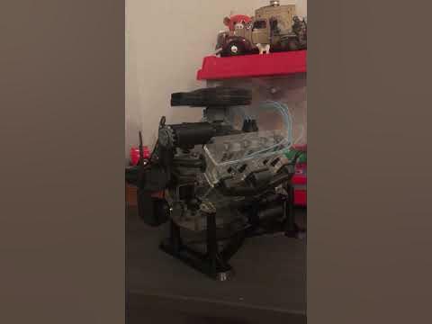 Revell visible v8 engine model - YouTube