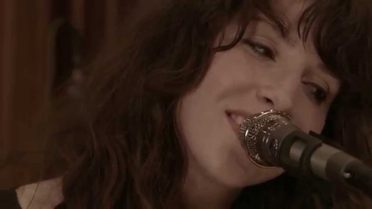 Widowspeak "Narrows" Live - YouTube