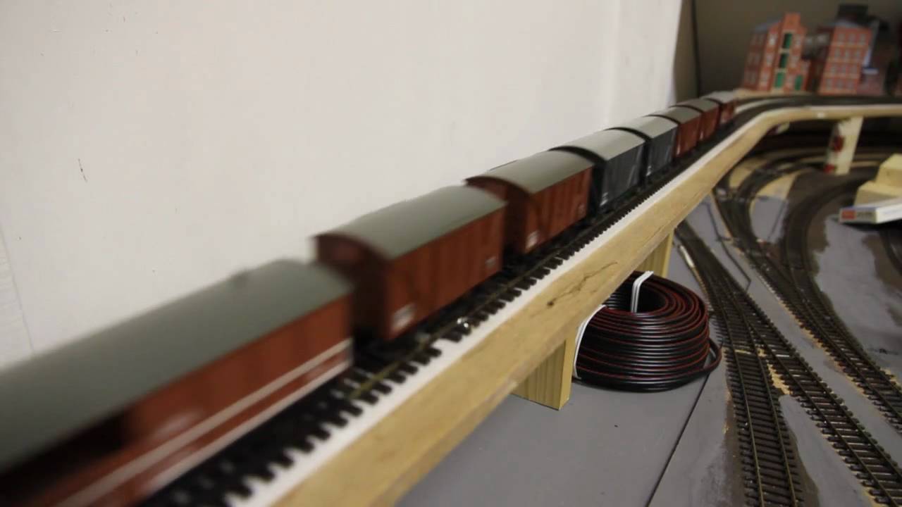 Bachmann Deltic 'Pinza' - YouTube