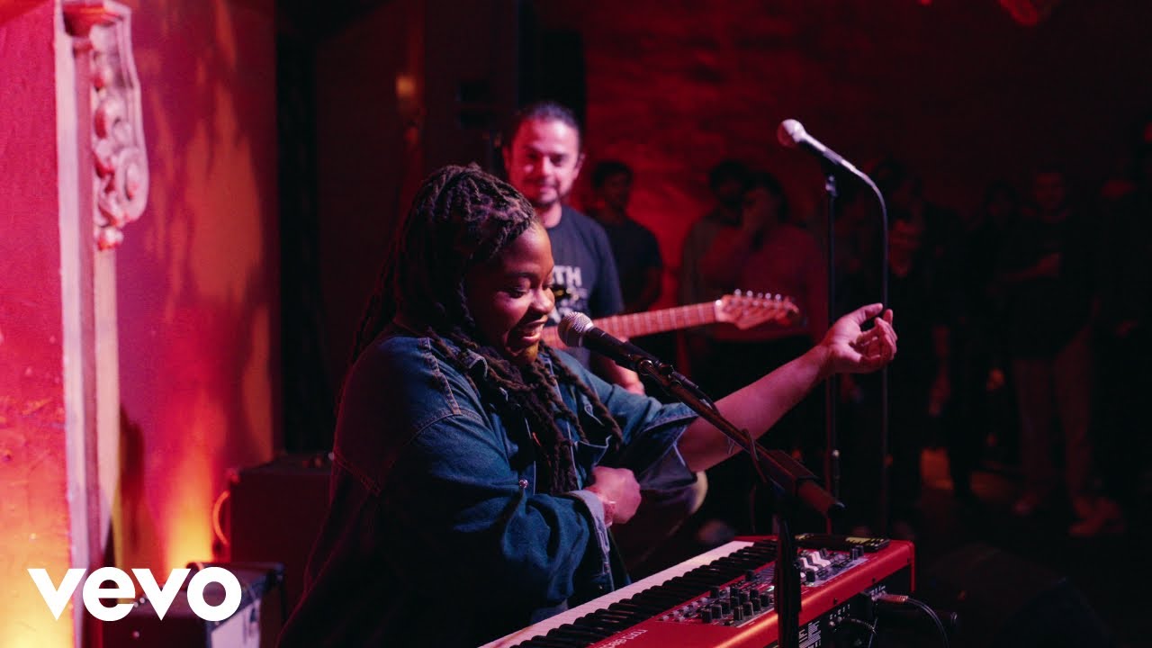 Aliah Sheffield - Earth Is Ghetto / Boo Boo The Fool (Live from School ...