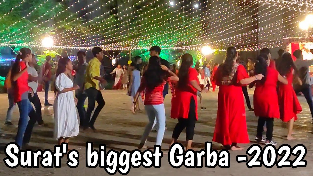 Surat's biggest Garba dance circle at Veer savarkar heights💃Durga puja ...