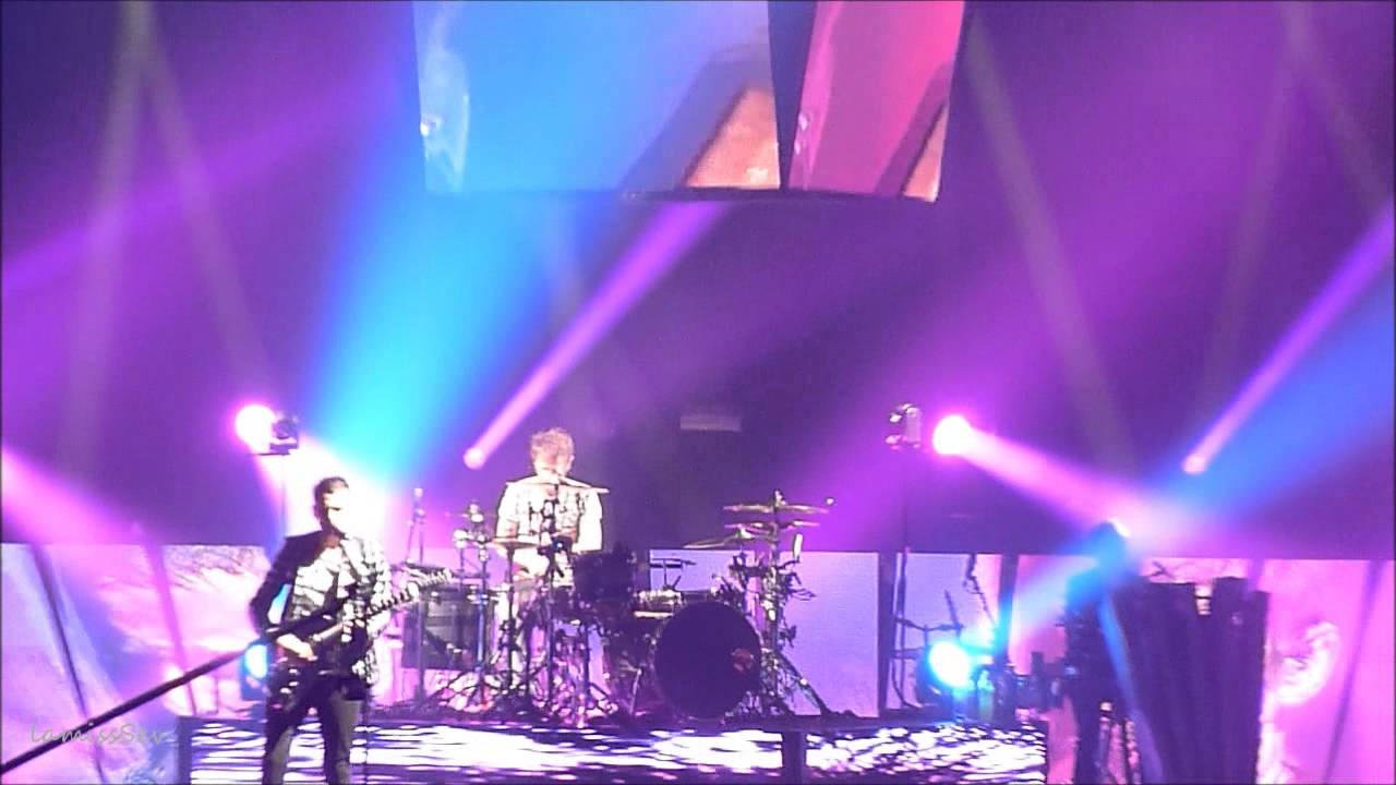Muse - Plug in baby @ Zénith Nantes - 22.10.12 - YouTube