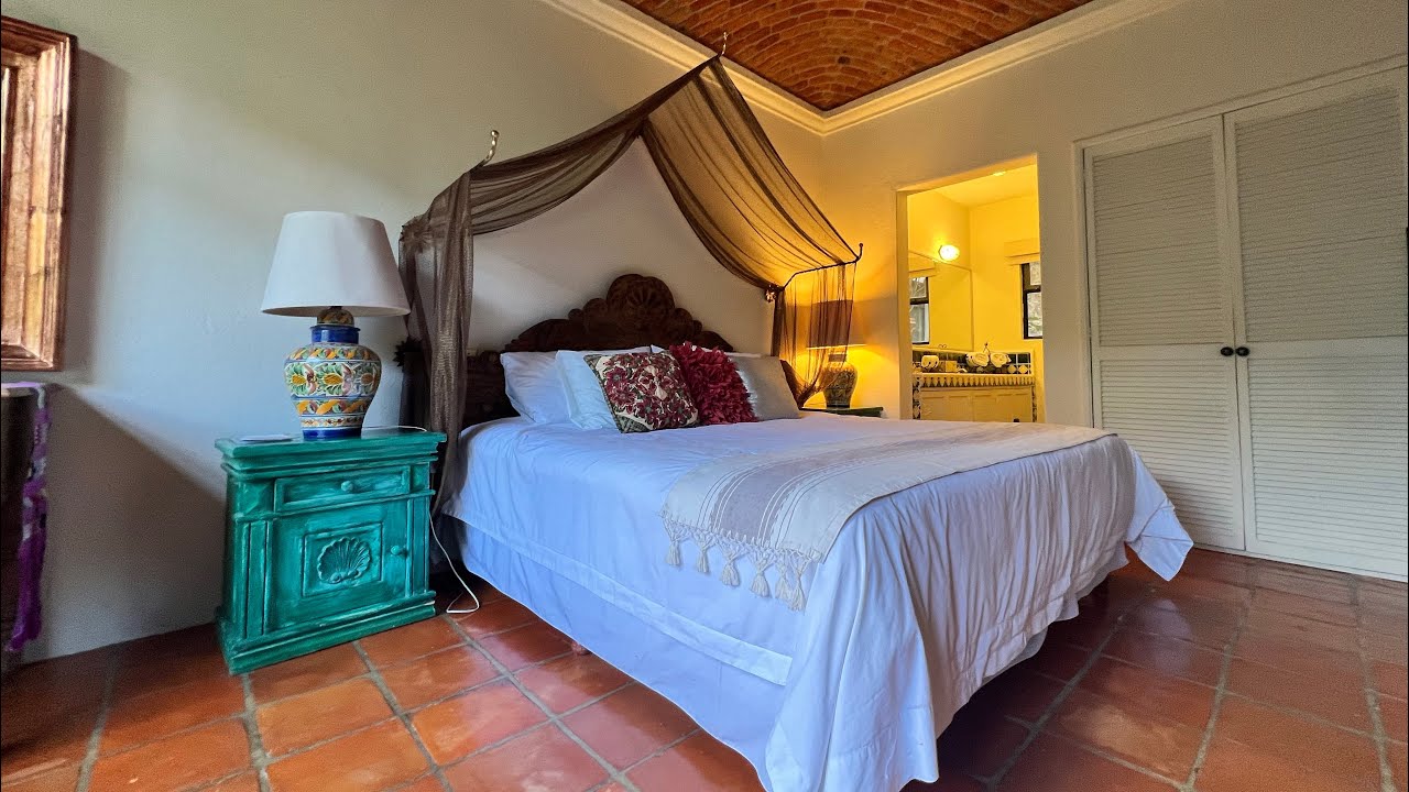 1990s Colonial Condo | San Miguel de Allende | UNDER 350K USD - YouTube