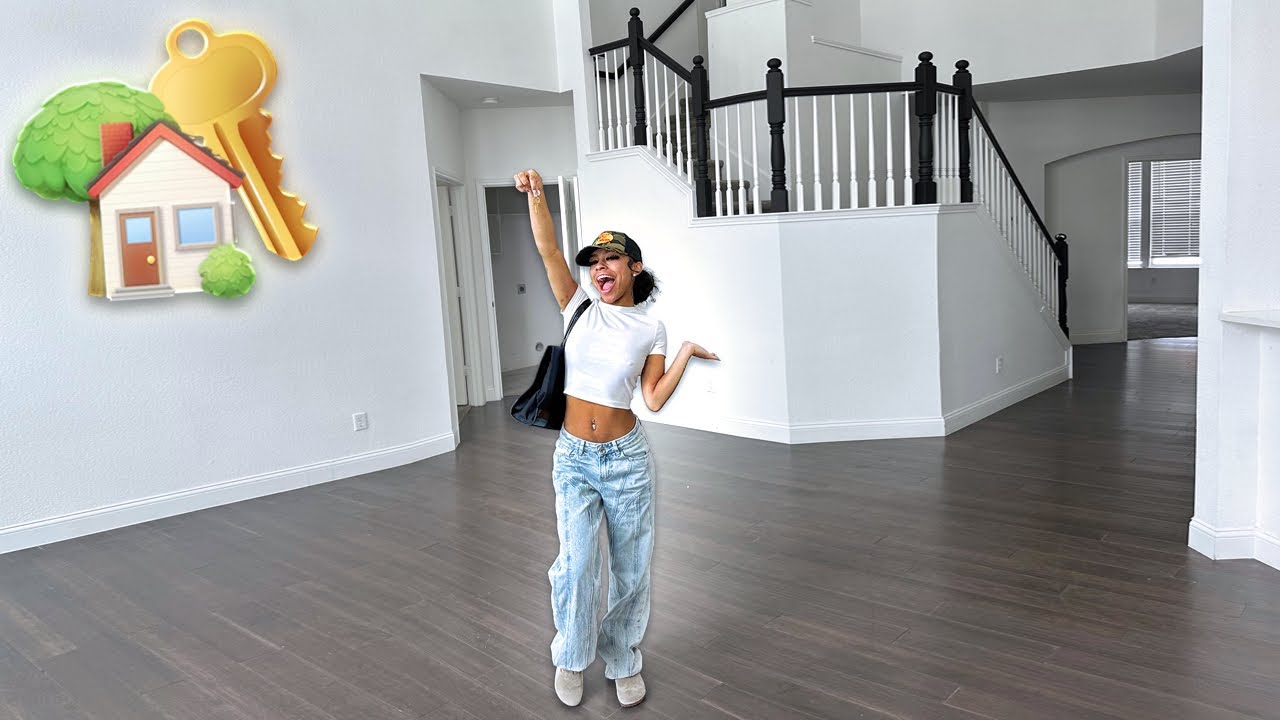 WELCOME TO THE COMPACT HOUSE! - YouTube