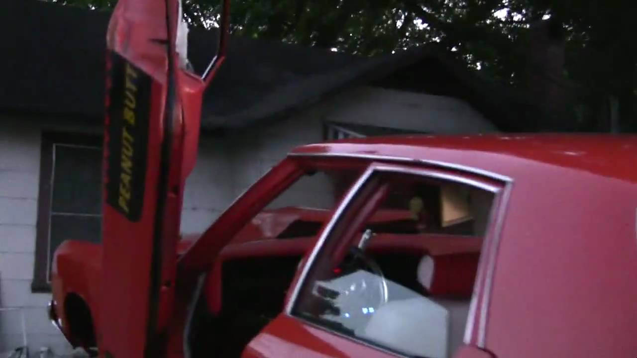 "King Size" Reese's Theme Car with new 28" wheels Pt 2 - YouTube