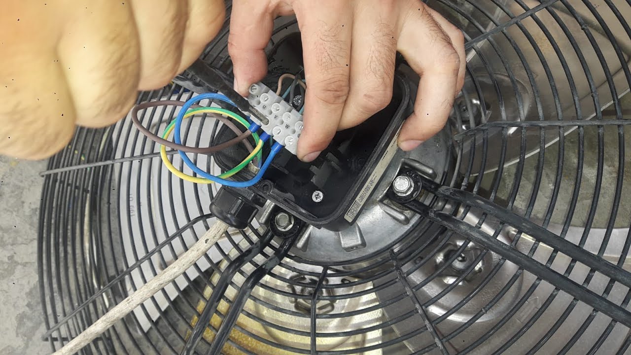 Installing a new condenser fan #hvac #coldroom #chiller #fcu - YouTube