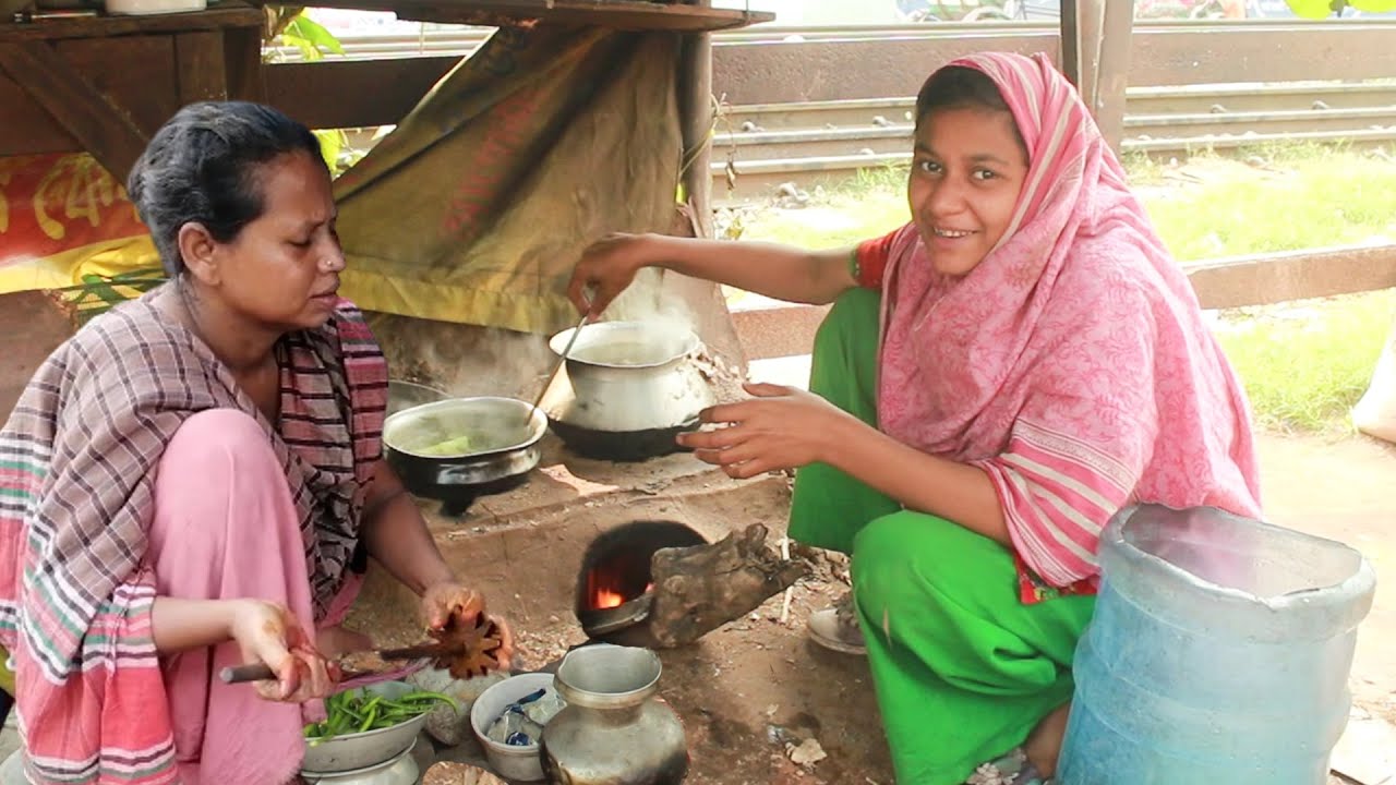 Eating Together, Living Together And Helping Each Other!! Beautiful ...