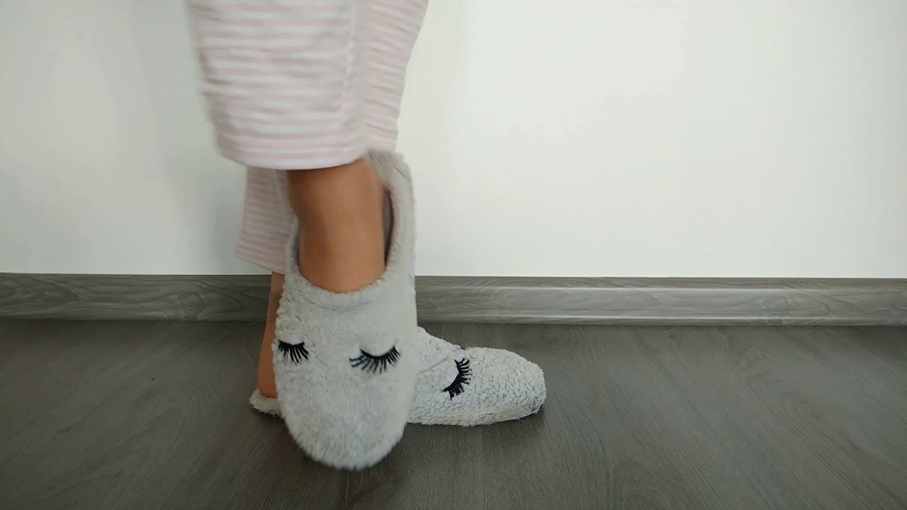 ASMR 👣 Soft Walking Calm And Slow 👣 Nylon Socks | Scratching - YouTube